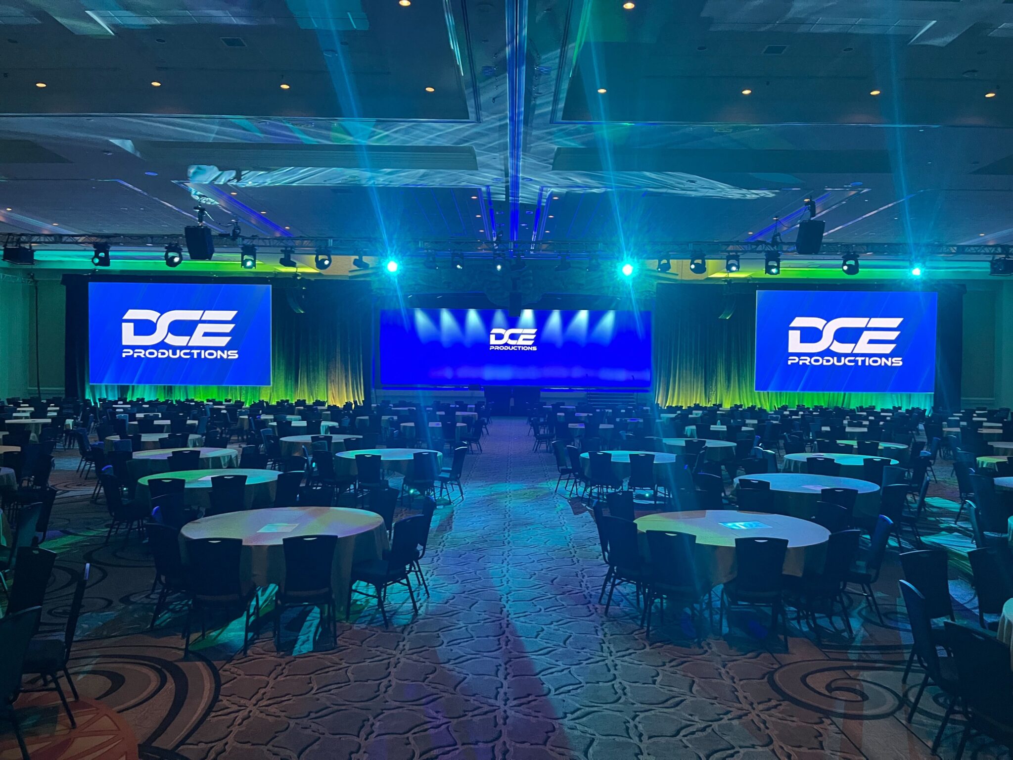 LED Walls vs. Projectors: Which is Best for Your Event? - DCE Productions